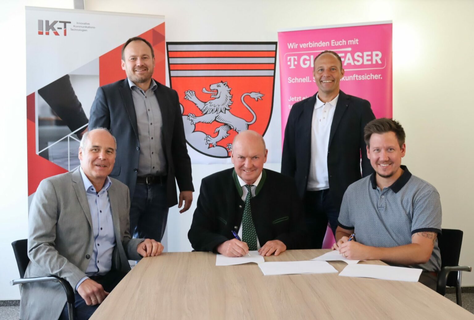 Kooperationsvertrag mit der Deutschen Telekom unterzeichnet – Gemeinde Leiblfing