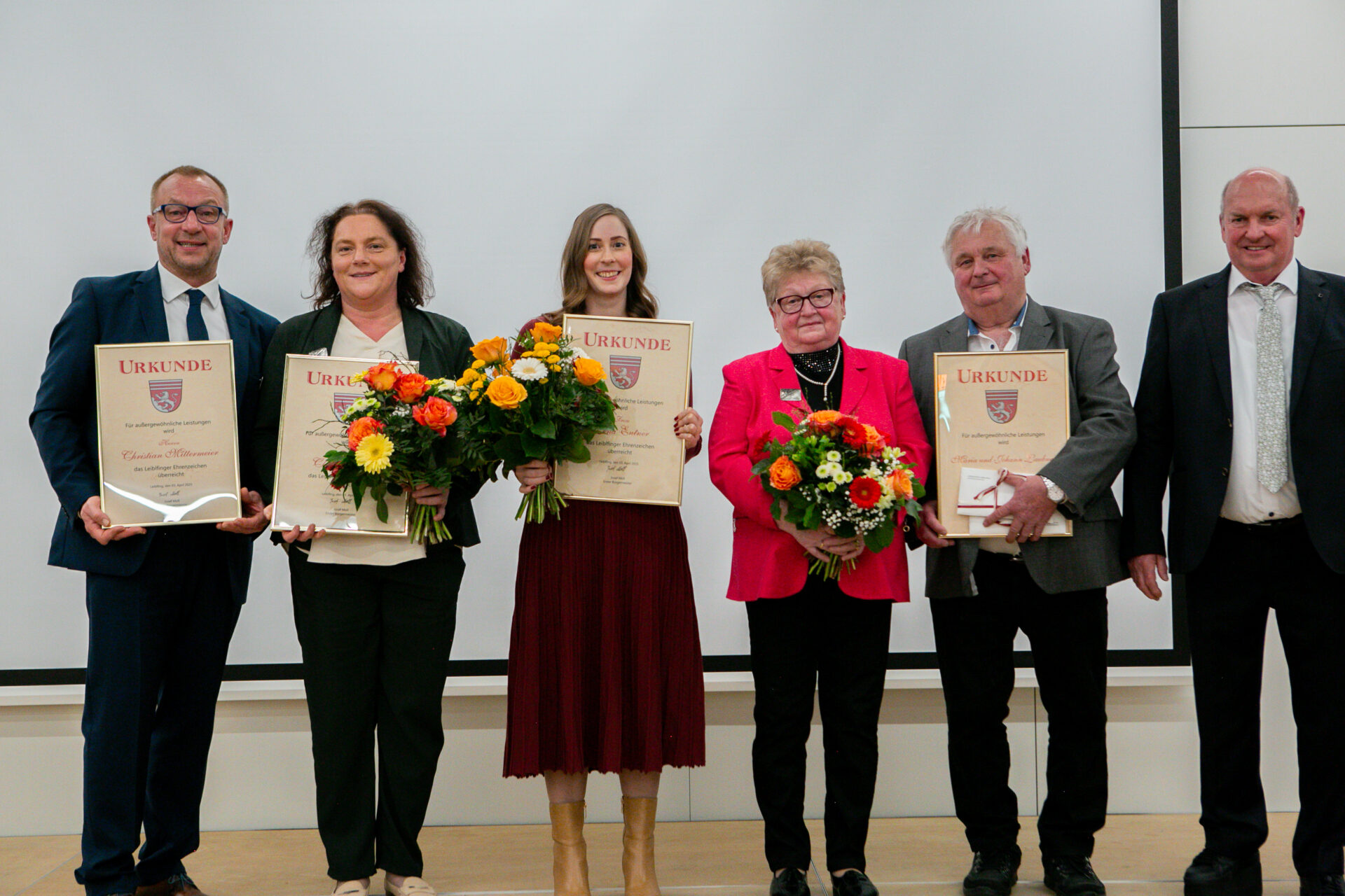 Verleihung des Leiblfinger Ehrenzeichens: Engagierte Bürgerinnen und Bürger geehrt – Gemeinde ...